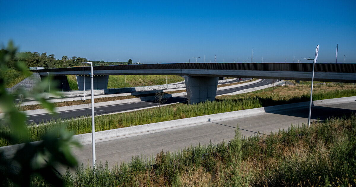 New cycle bridge over the R1 | Smart Ways to Antwerp